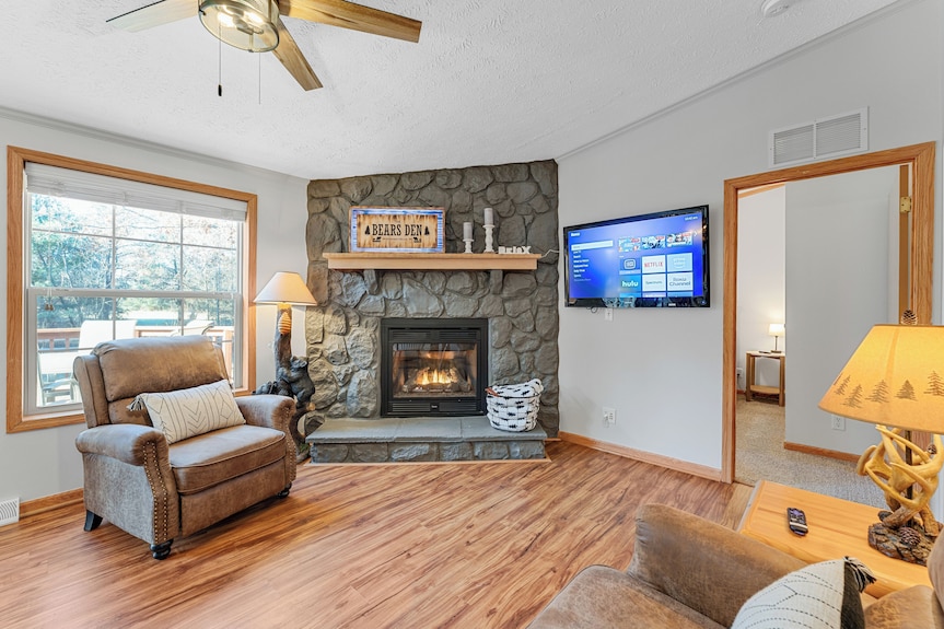 The Bears Den @ Spring Brook Resort - Baraboo, WI