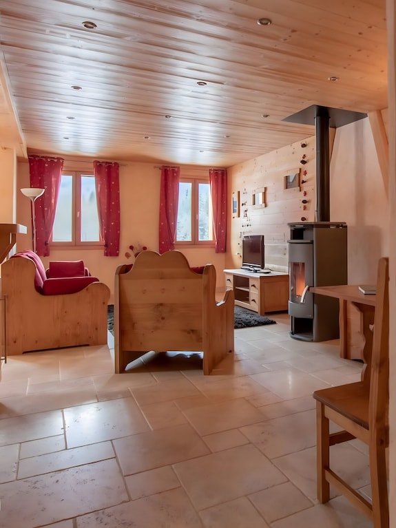 Apartment 'La Grange - 4 Pers' With Mountain View, Private Garden And Wi-fi - Cluses
