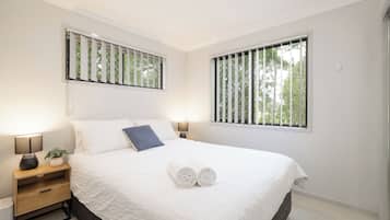 Apartamento Deluxe, 2 quartos, não fumadores, cozinha | 2 quartos, secretária, secretária adequada para computadores portáteis
