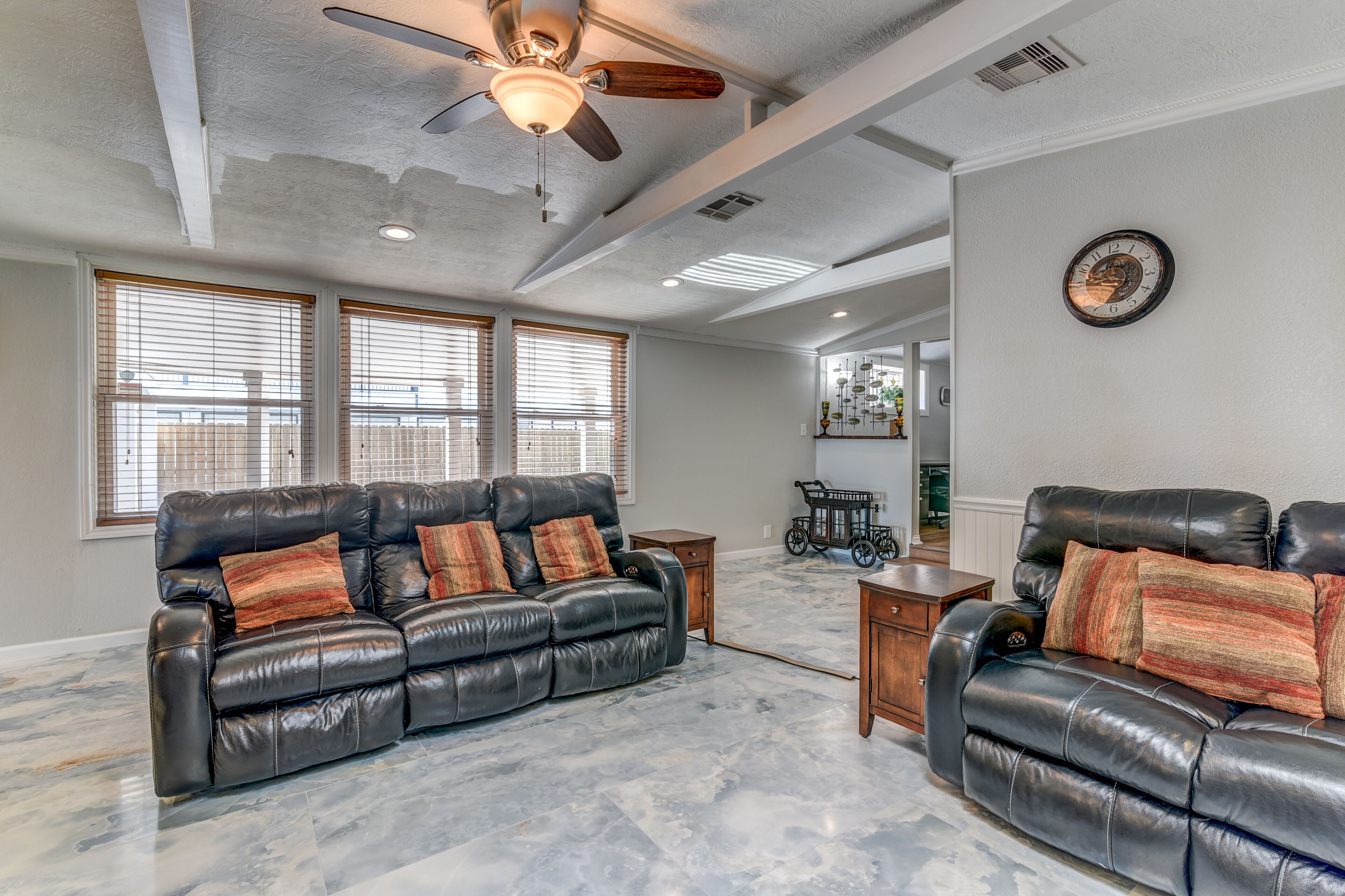 Paradise Home\nspacious 5-bedroom House Sleeping 14,heated Pool In Lovely Bacliff - League City, TX