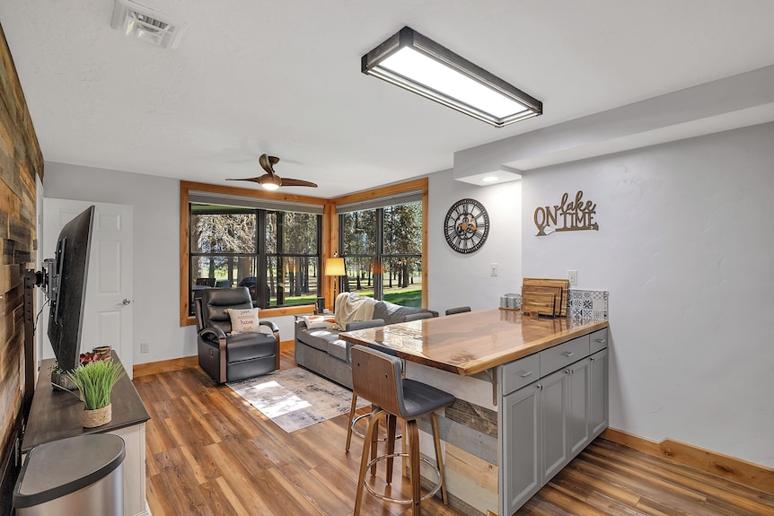 Cozy Condo On The 9th Hole Of Meadow Creek Golf Course In Charming New Meadows - Idaho