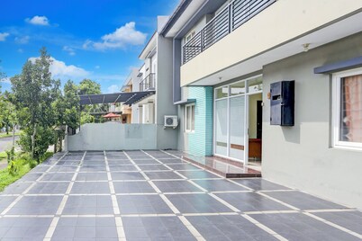 Hotel O Tangerang Near Supermall Karawaci  Formerly Bromo 18