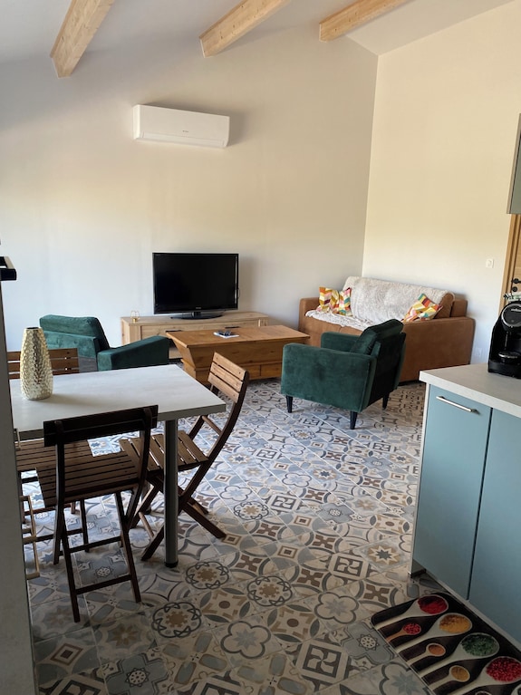 Villa Dans Magnifique Village Proche De Tout Commerce Mer Montagne Tout Proche - Haute-Corse