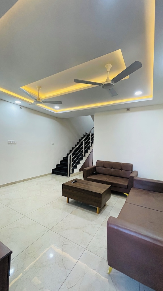 Luxurious 3 Bhk Villa In Bhuj - Shivani Homestay - Bhuj