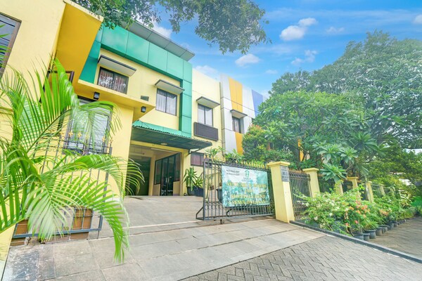 Hotel O Tebet Near Tebet Station Formerly Sabda Guest House - Giacarta