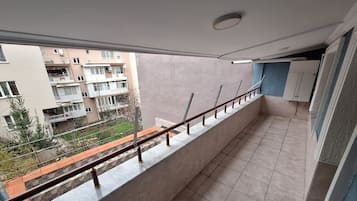 Quarto Standard, casa de banho privativa, Vista para a cidade | Terraço/pátio interior