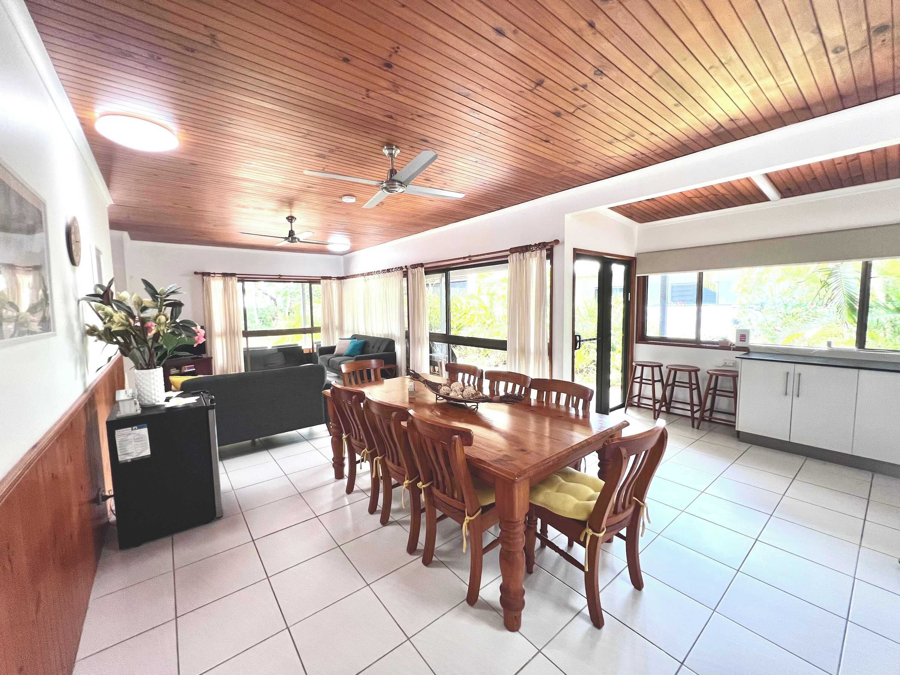 Bluefin House Beachfront Access - Mission Beach