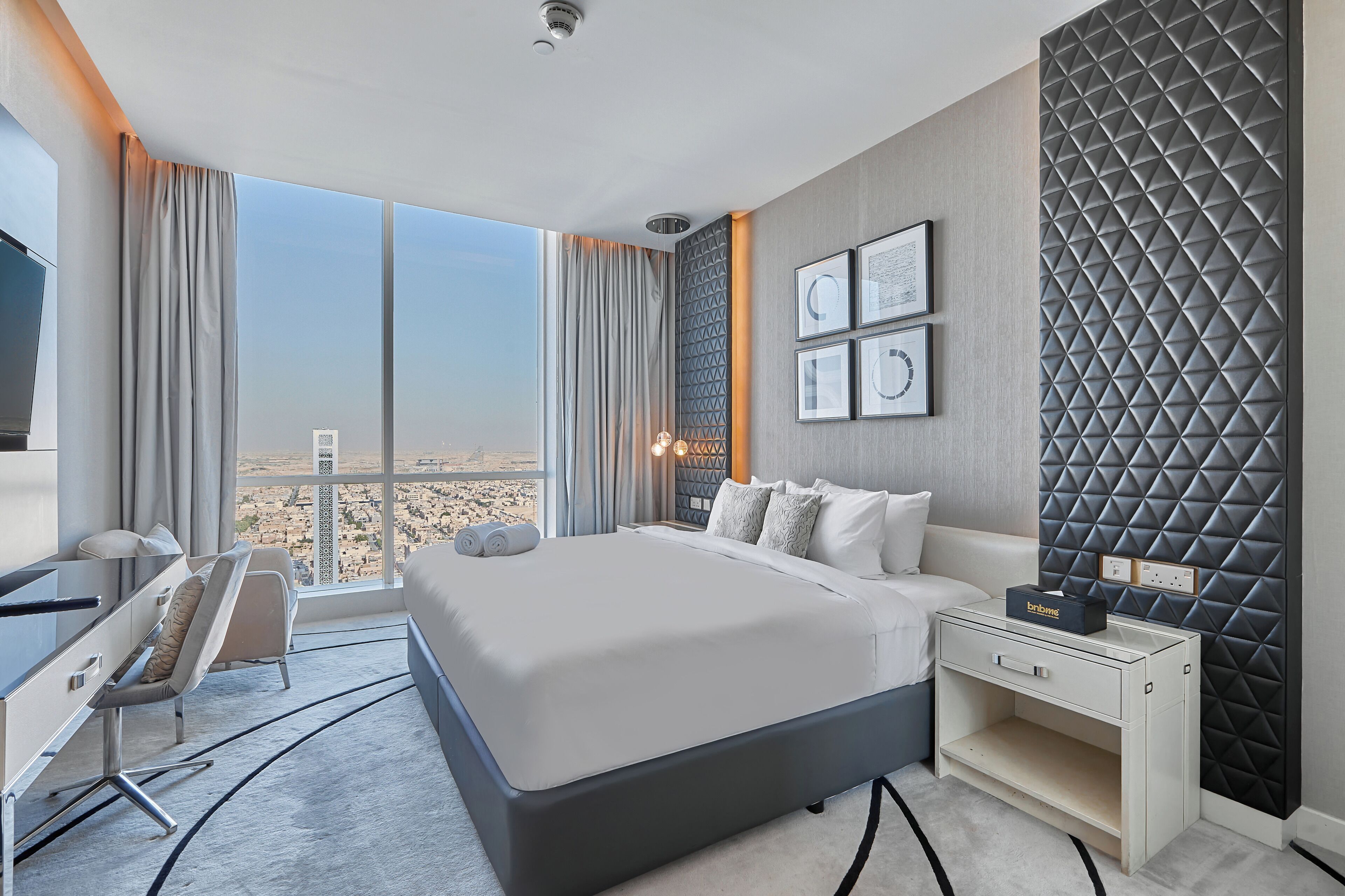 Apartamento Premium, Vista para a cidade | Roupa de alta qualidade, cofre no quarto, com decoração personalizada 