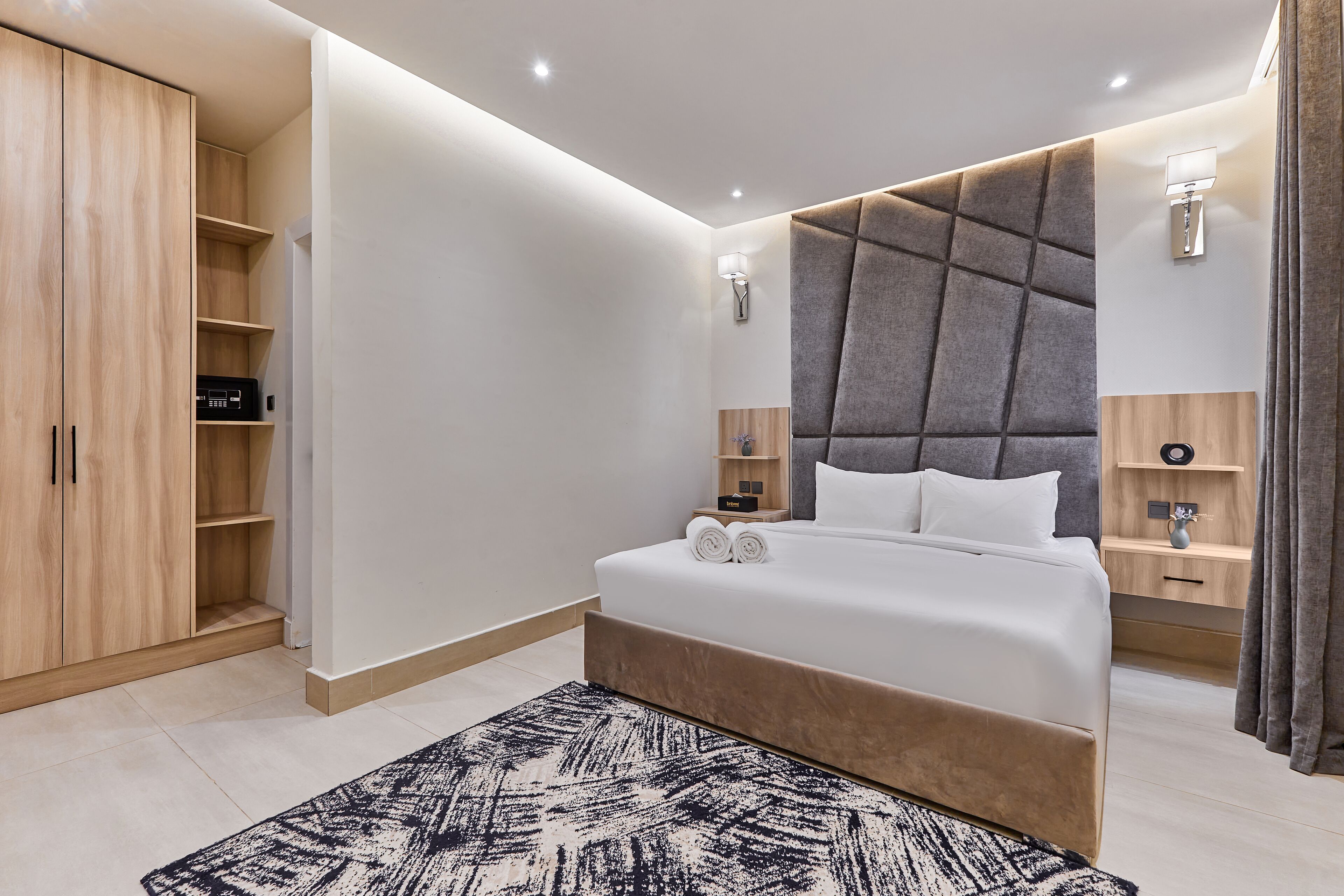 Apartamento Premium, 3 quartos | Cofre no quarto, cortinas/cortinados opacos, ferro/tábua de engomar 