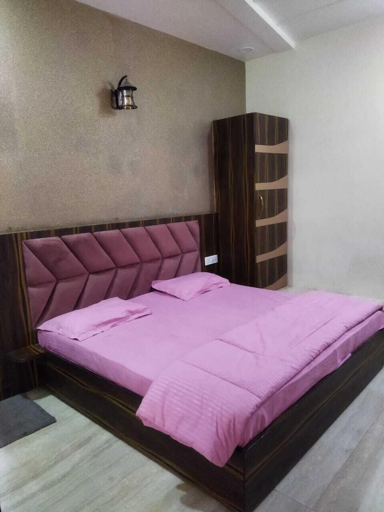 Hotel Sr Siddhivinayak - Mathura