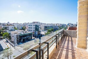 Suíte família, 2 quartos, sacada, vista para a cidade | Vista para a cidade