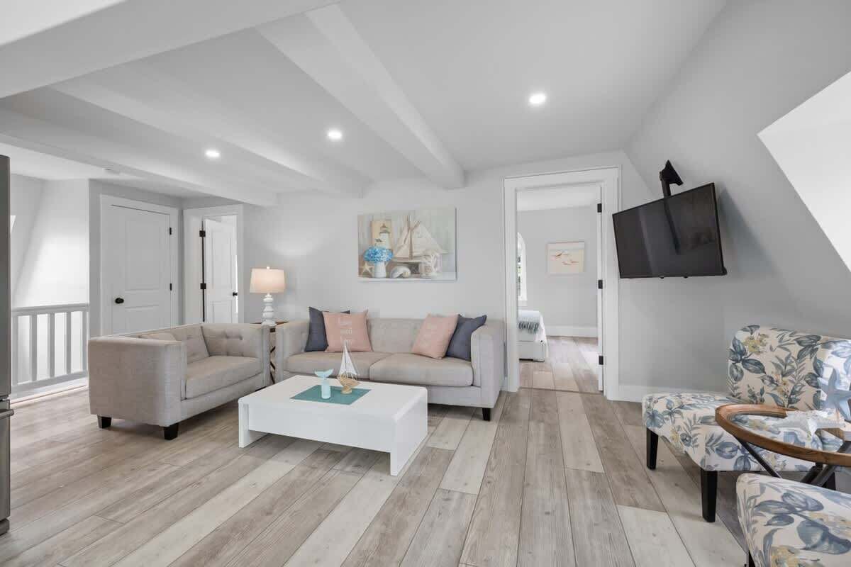 Waterfront Loft 2 Bedroom Posh Condo Downtown - Charlottetown