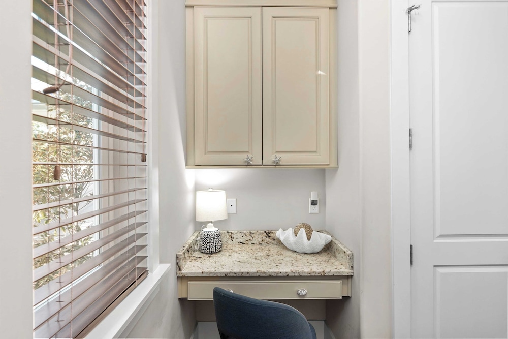 Seagrove Gardens Mins To The Beach, Santa Rosa Retreat W/ Golf Cart, A+ Design - 