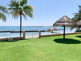 Apartamento de Luxo em Condomínio Fechado, vista para a praia, em frente à praia | Vista para a praia ou o mar