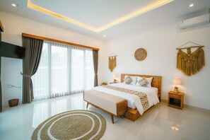 Villa de Luxo, vista para a piscina | 1 quarto, roupa de alta qualidade, minibar, secretária 