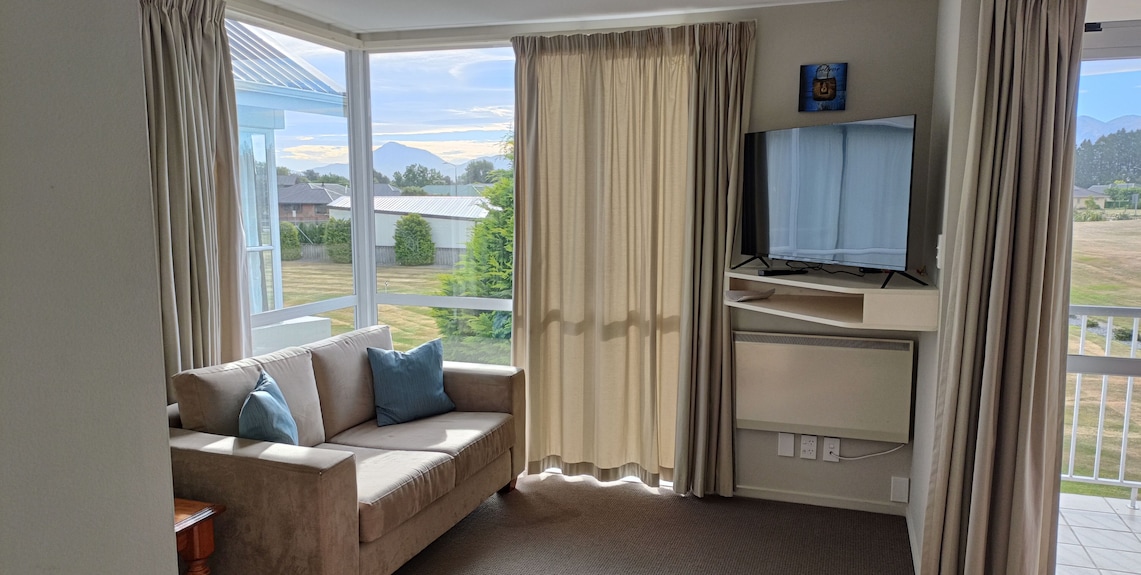 Mt Hutt Views At 23 Methven.\nfabulous Methven Apartment With Great Mountain View - South Island