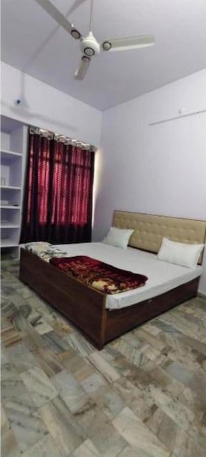 Quarto casal básico | Wi-Fi de cortesia