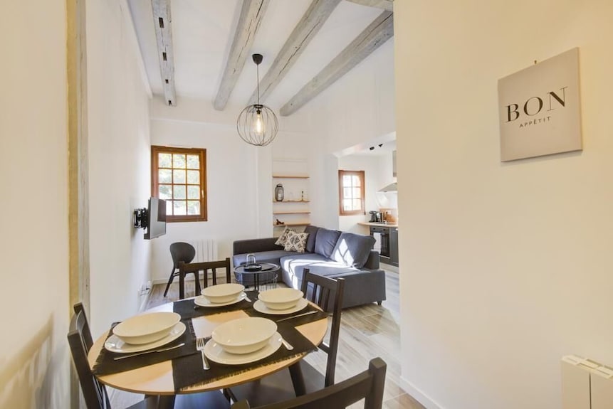 Le Cheverny Between The Banks Of The Loire And - 土爾