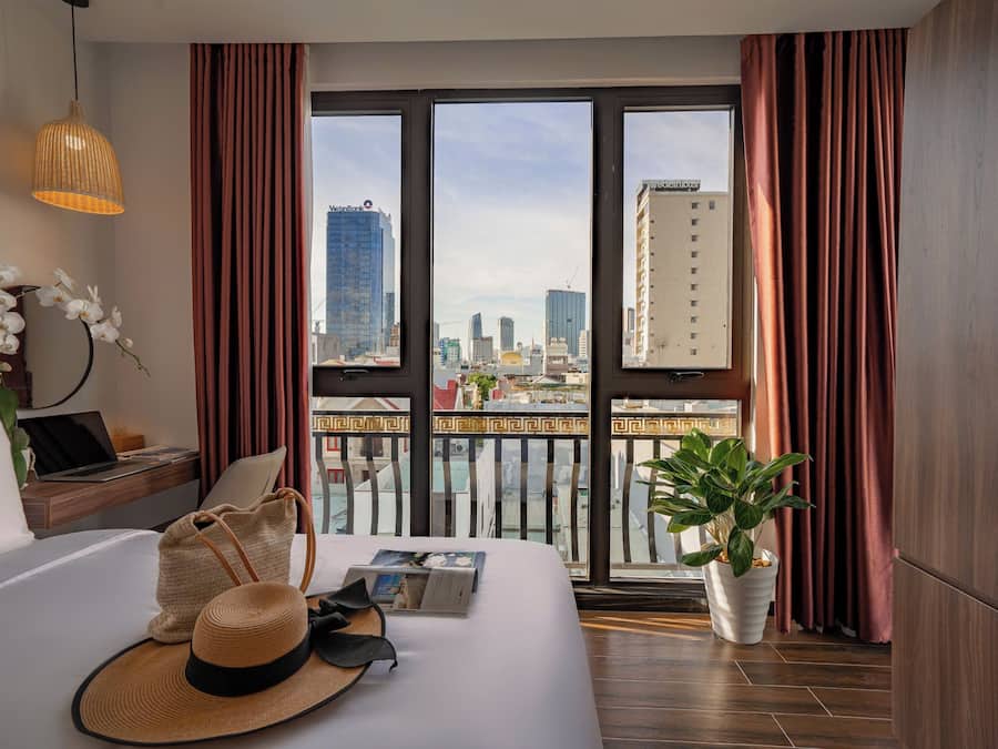 Frigobar, escrivaninha, quartos à prova de som, Wi-Fi de cortesia