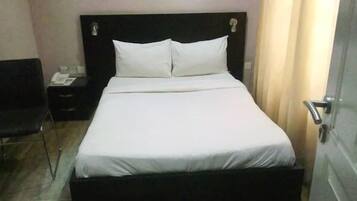 Quarto luxo, sacada, vista para a cidade