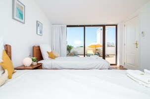 3 quartos, berços/camas para crianças, roupa de cama fornecida 