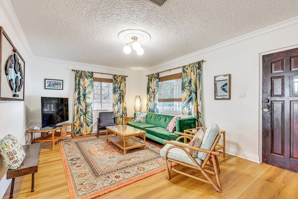 3 Mi To Dtwn: Tampa Cottage W/ Fire Pit! - Tampa, FL