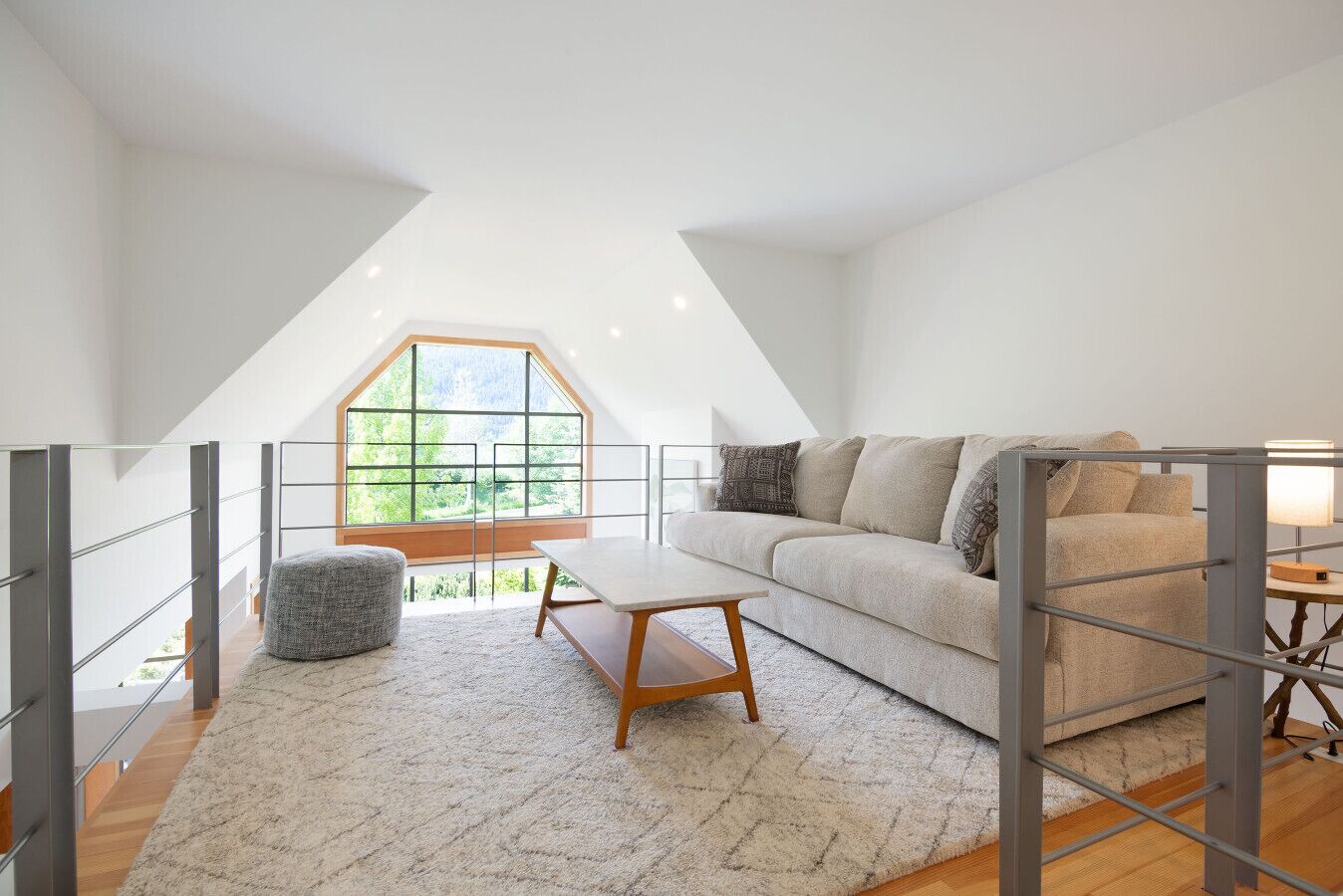 Luxury 4br/4ba Chalet On Golf Course, W/garage +Ac - 威士拿
