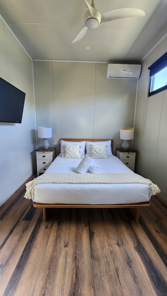 Enchanting Tiny Home In Vibrant Dickson - Canberra