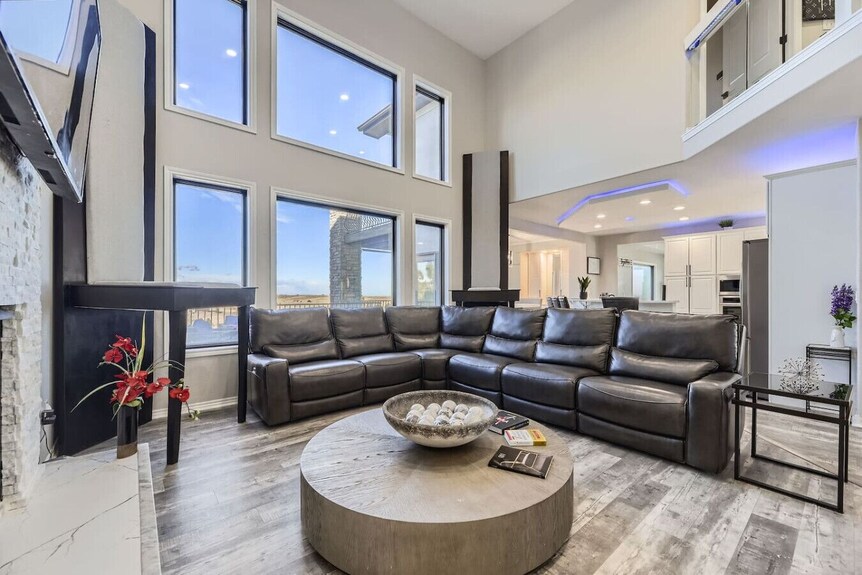 Mountain Top Mansion W/bar, B-ball Court, 6br, 3fb, 2hb, 2 Air Mattress - Parker, CO