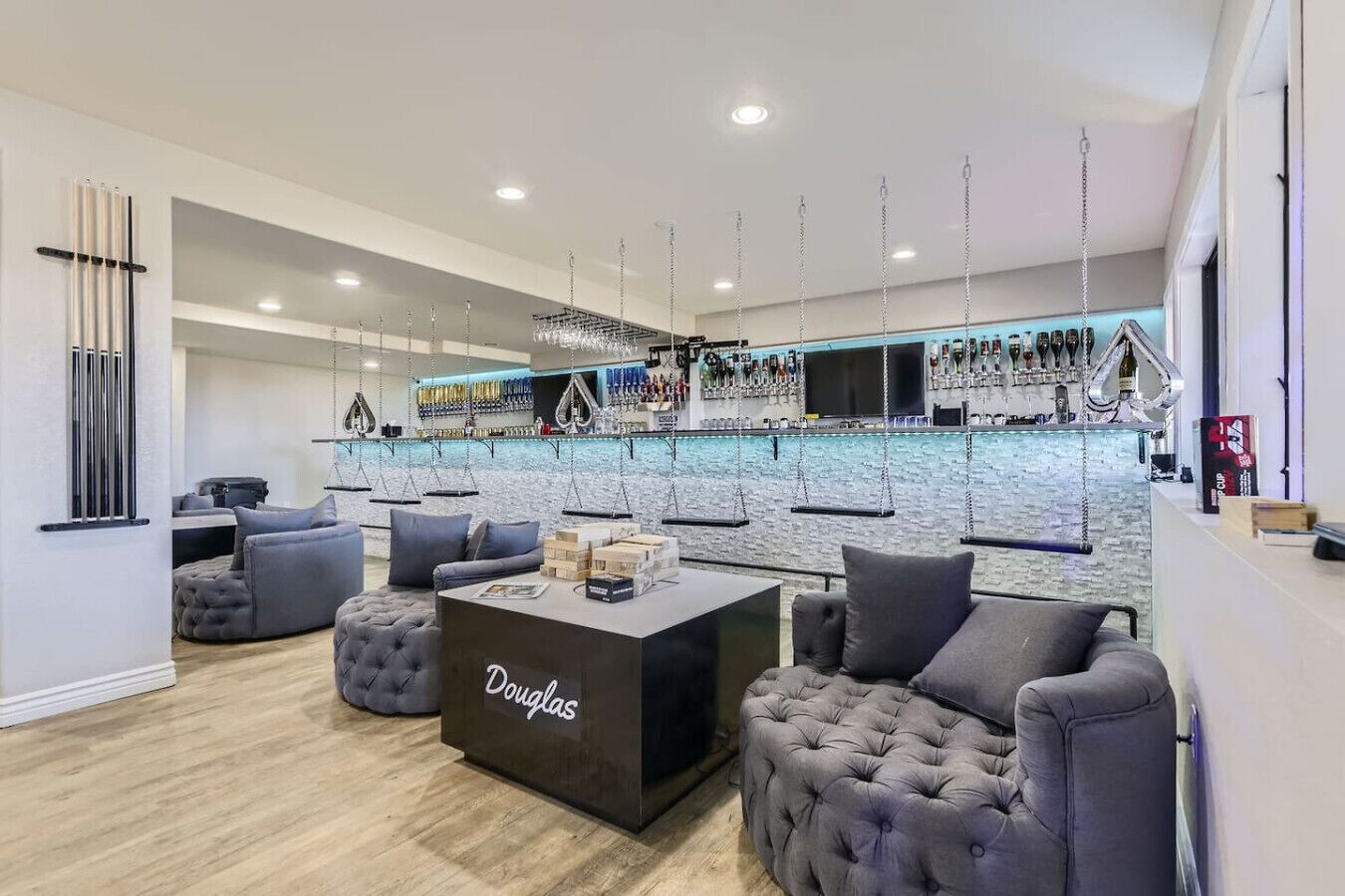 Mountain Top Mansion W/bar, B-ball Court, 6br, 3fb, 2hb, 2 Air Mattress - Parker, CO