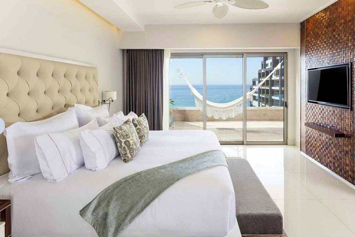 Cofre no quarto, cortinas/cortinados opacos, quartos insonorizados