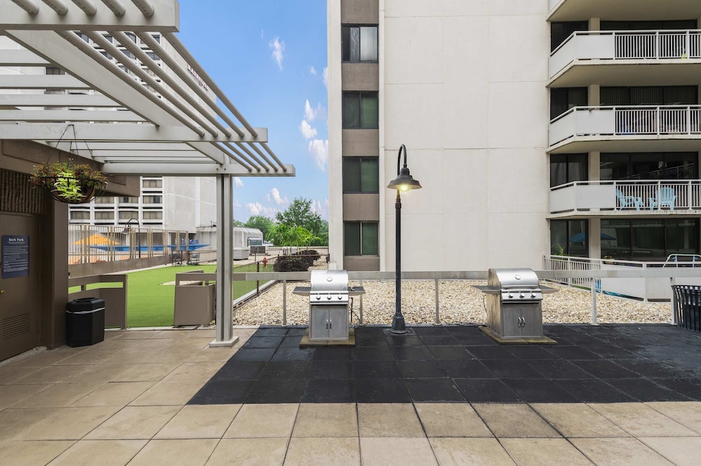 Dc Airport Metroline Apartments - Washington, DC