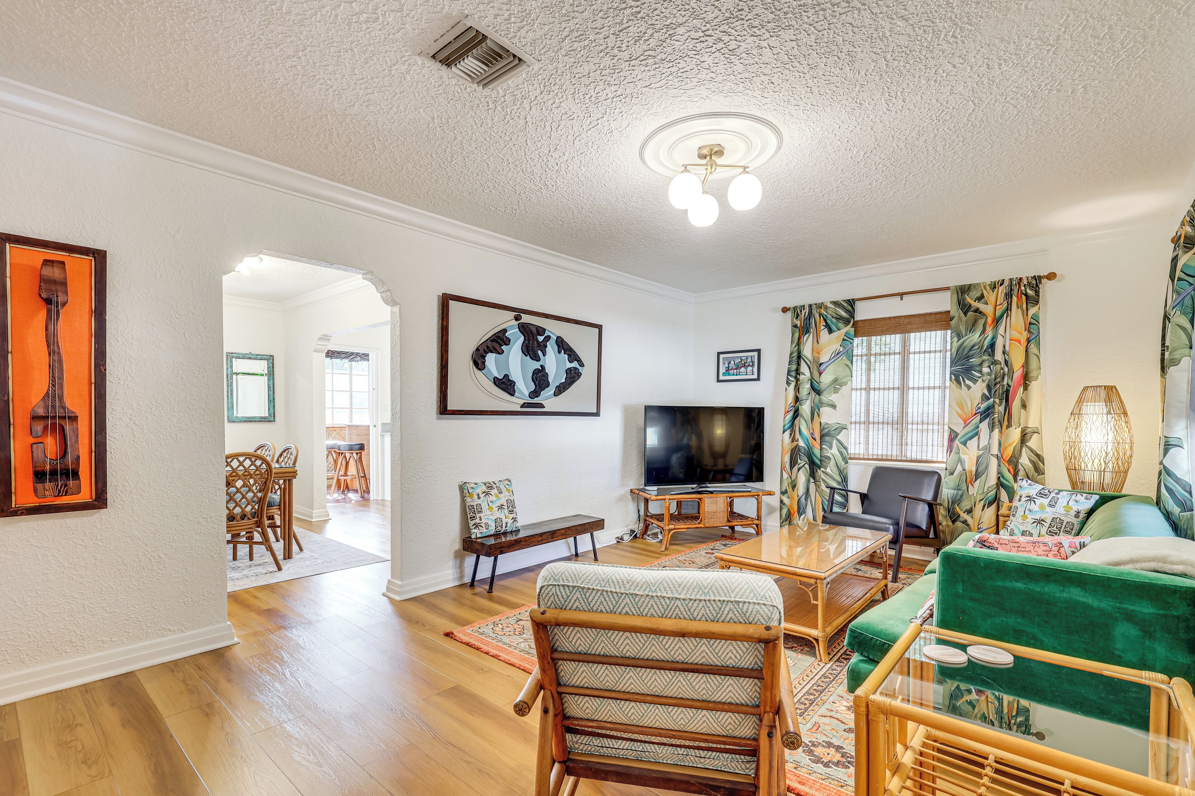 3 Mi To Dtwn: Tampa Cottage W/ Fire Pit! - Pinellas County, FL