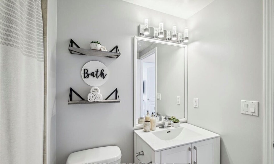 Beyond The Sea Views Of The West - Toronto