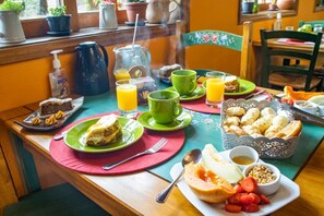 Pequeno-almoço preparado no momento diário incluído