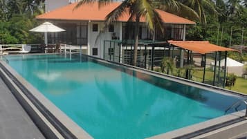 Piscina externa