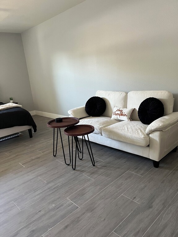 Cozy & Peaceful Studio With Wifi/ Fully Refurnished - 머데스토