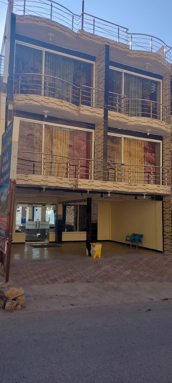 Fachada da propriedade