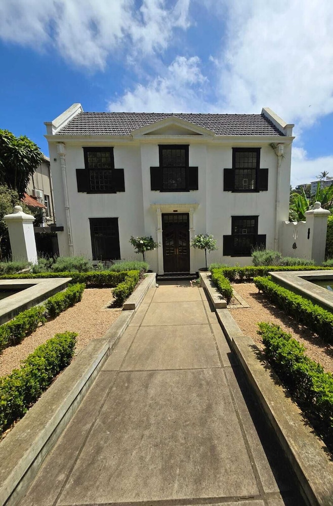 Isoyi On Innes -The Neuk - Durban