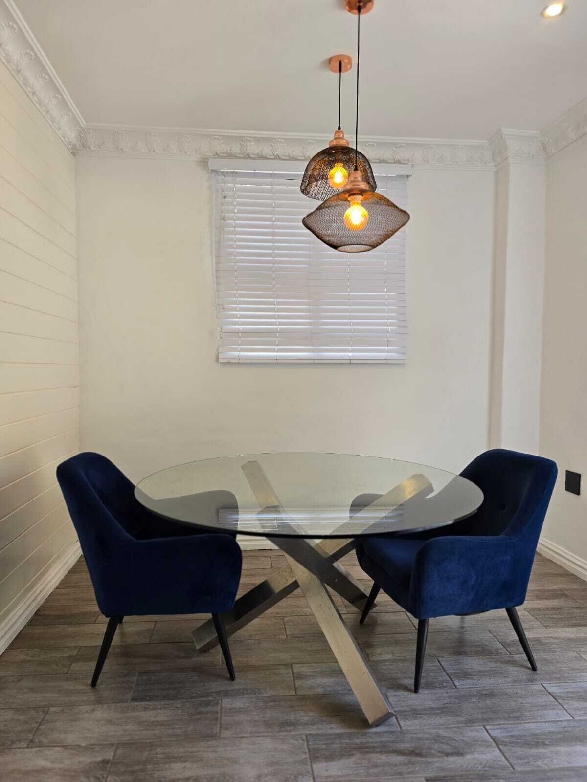 Quarto superluxo, vista para o pátio | Opções para refeição no quarto