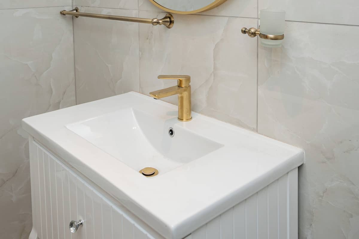 Quarto superluxo, para não fumantes | Banheiro | Produtos de toalete grátis, toalhas de banho, sabonete, shampoo