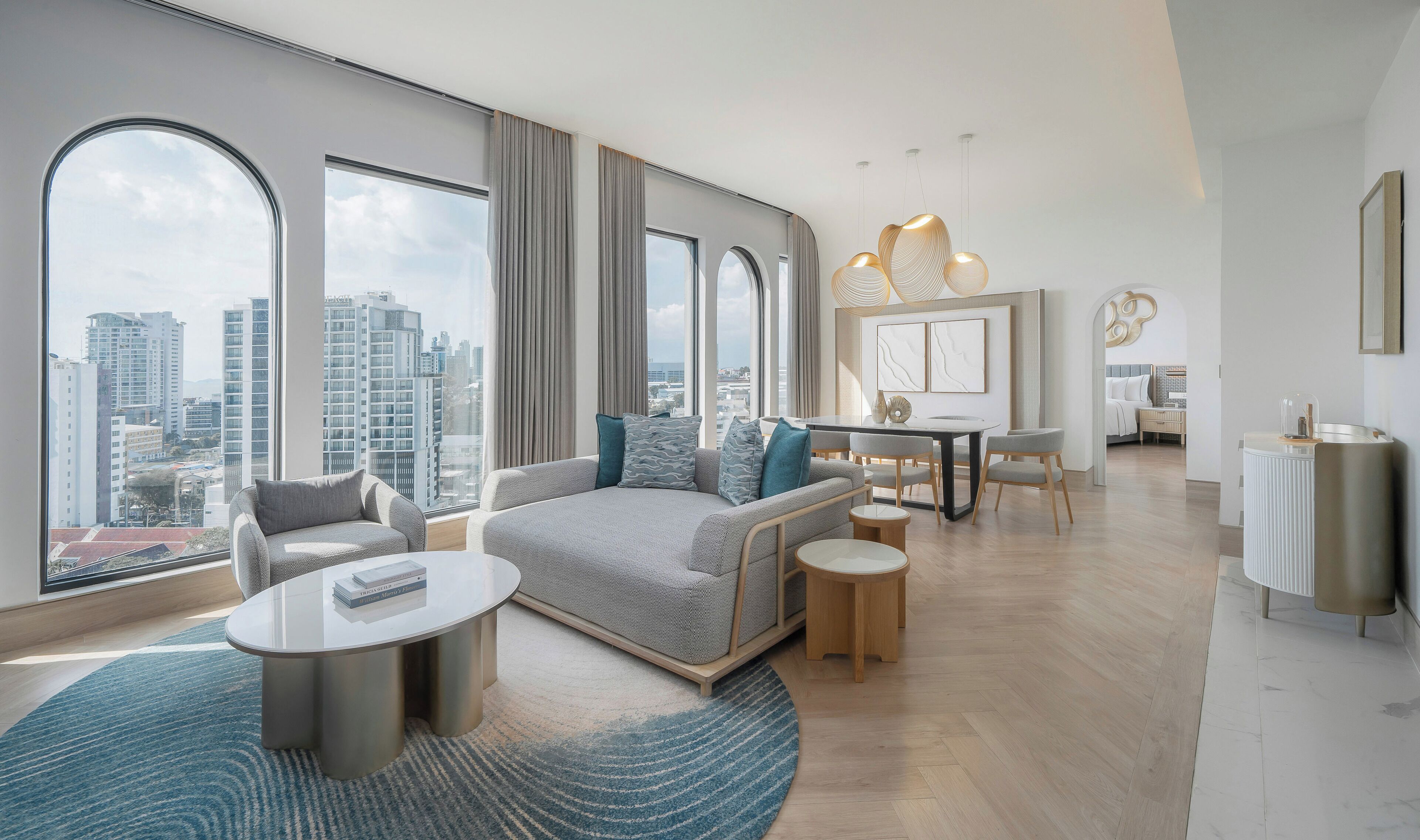 Televisor LED de 65 polegadas com canais via satélite, brinquedos 