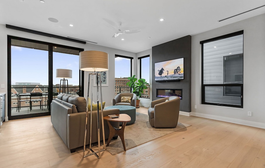 Lux Winter Retreat: Downtown Condo Near Hope - 홀랜드