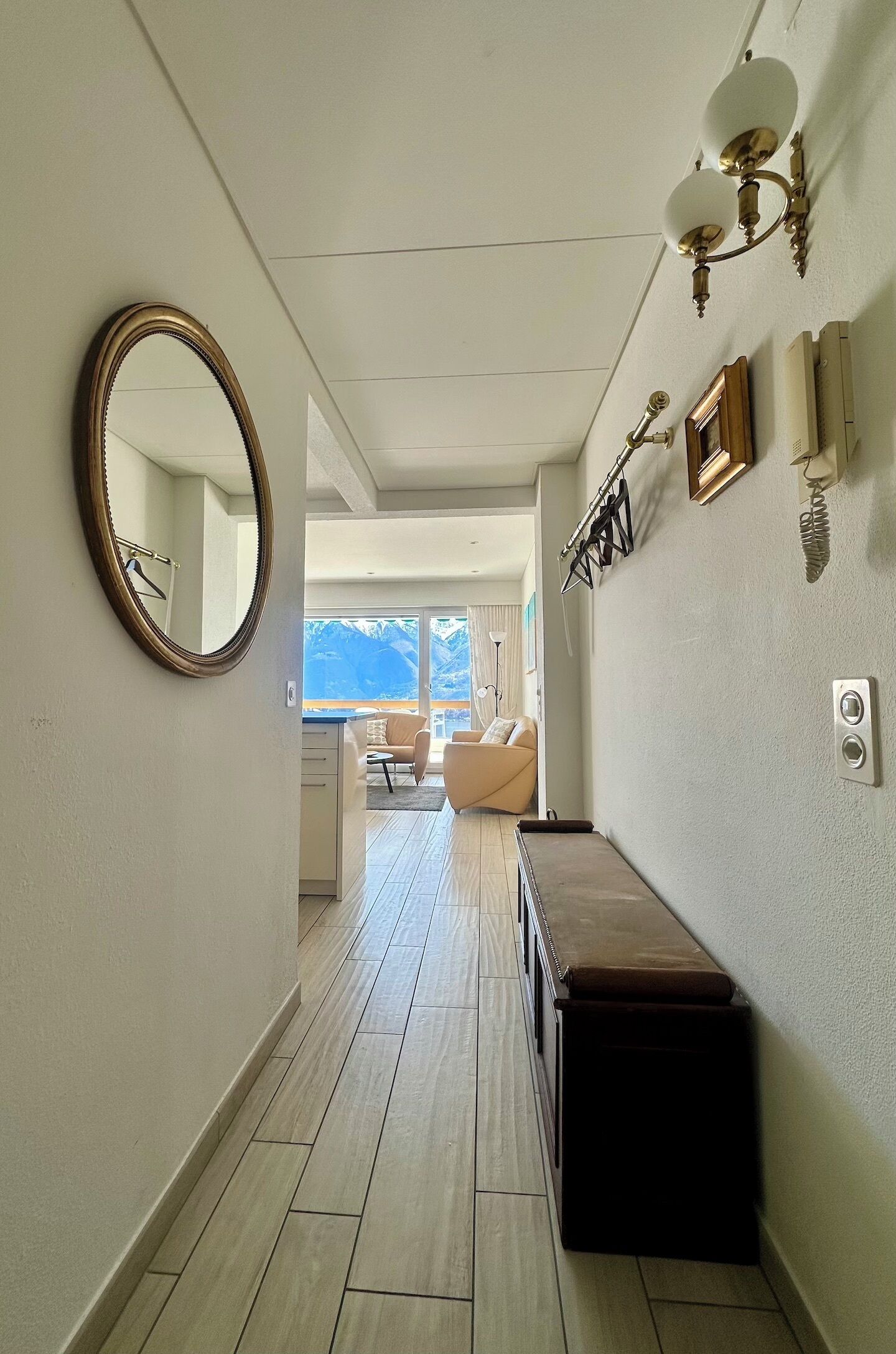 Corner Apartment On The 3rd Floor For 1-3 Persons. - Gambarogno