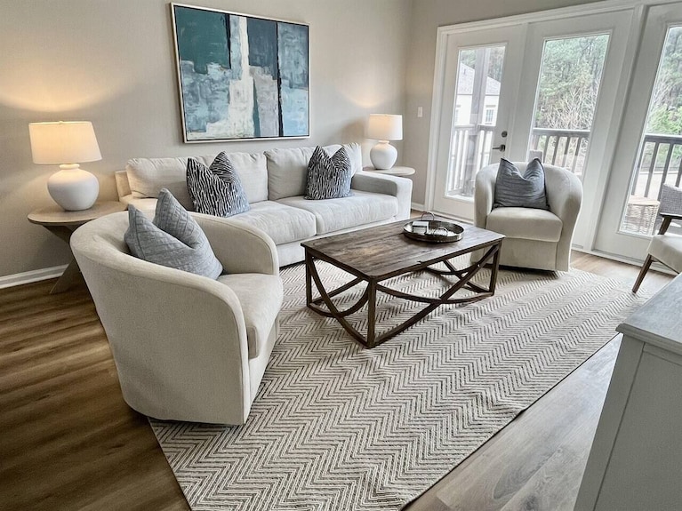 Chic Oxford Condo Getaway With 3 King Suites! - Oxford, MS