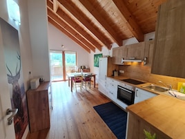 Apartamento | Cozinha privada | Geladeira, fogão, lava-louças, cafeteira/chaleira