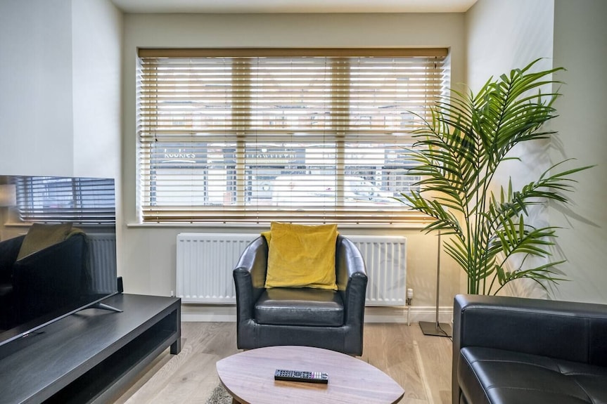 Giants Causeway - 1bd Ap (Gold Short Term Stays) - George Best Belfast City Airport (BHD)