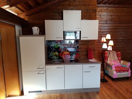 Apartamento | Cozinha privada | Geladeira, micro-ondas, chaleira elétrica