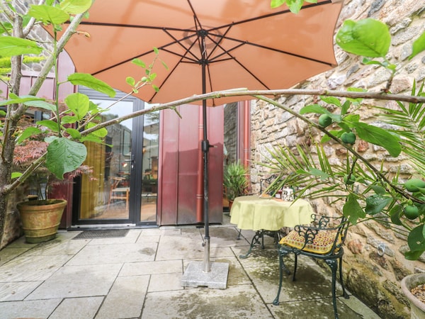 The Stables, Pet Friendly, Character Holiday Cottage In St Just - Saint Just