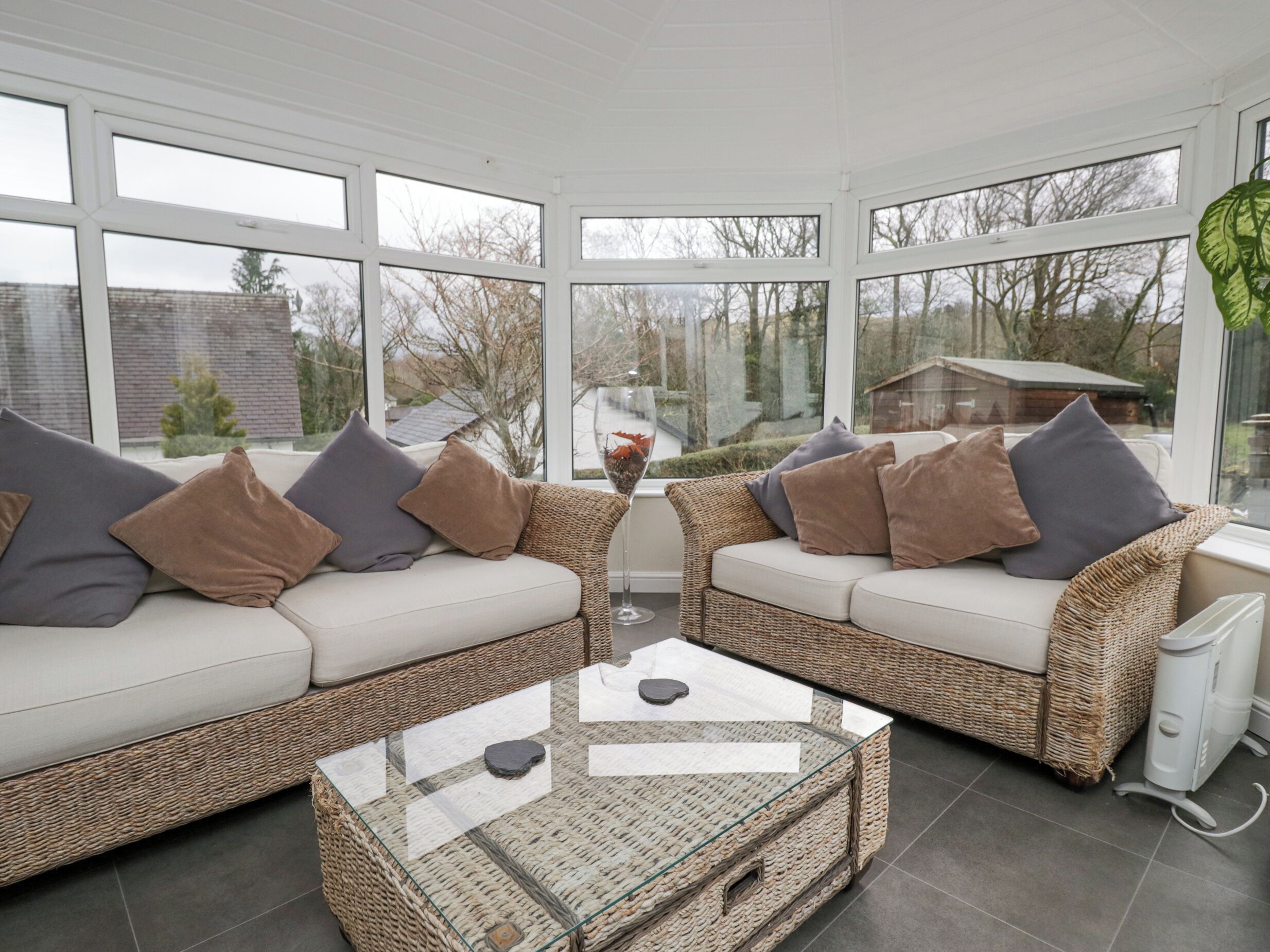 Whimhowe, Pet Friendly, With A Garden In Windermere - Windermere